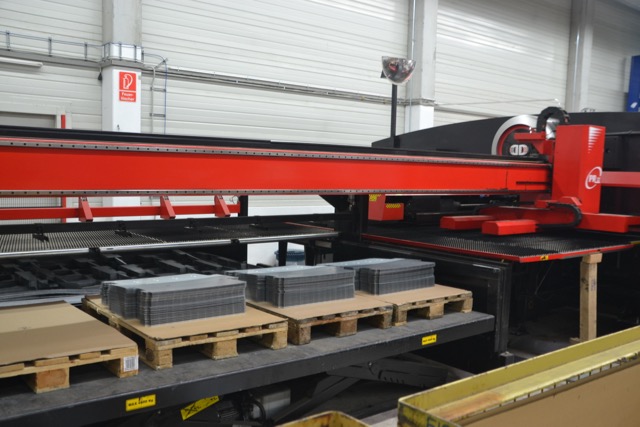 AMADA EMZ 3610NT 2006 - Solutions Machines Outils